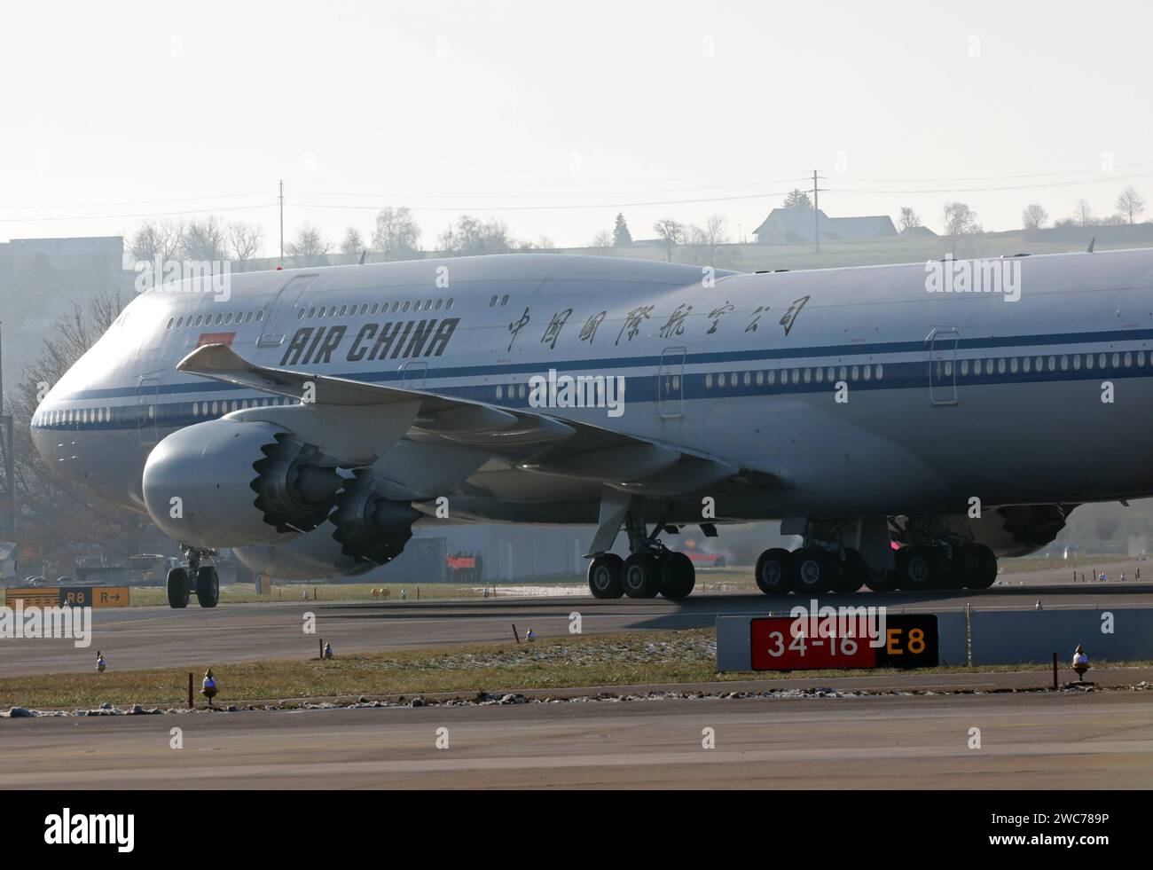 Der Premierminister der Volksrepublik China, Li Qiang, reiste mit einer ...