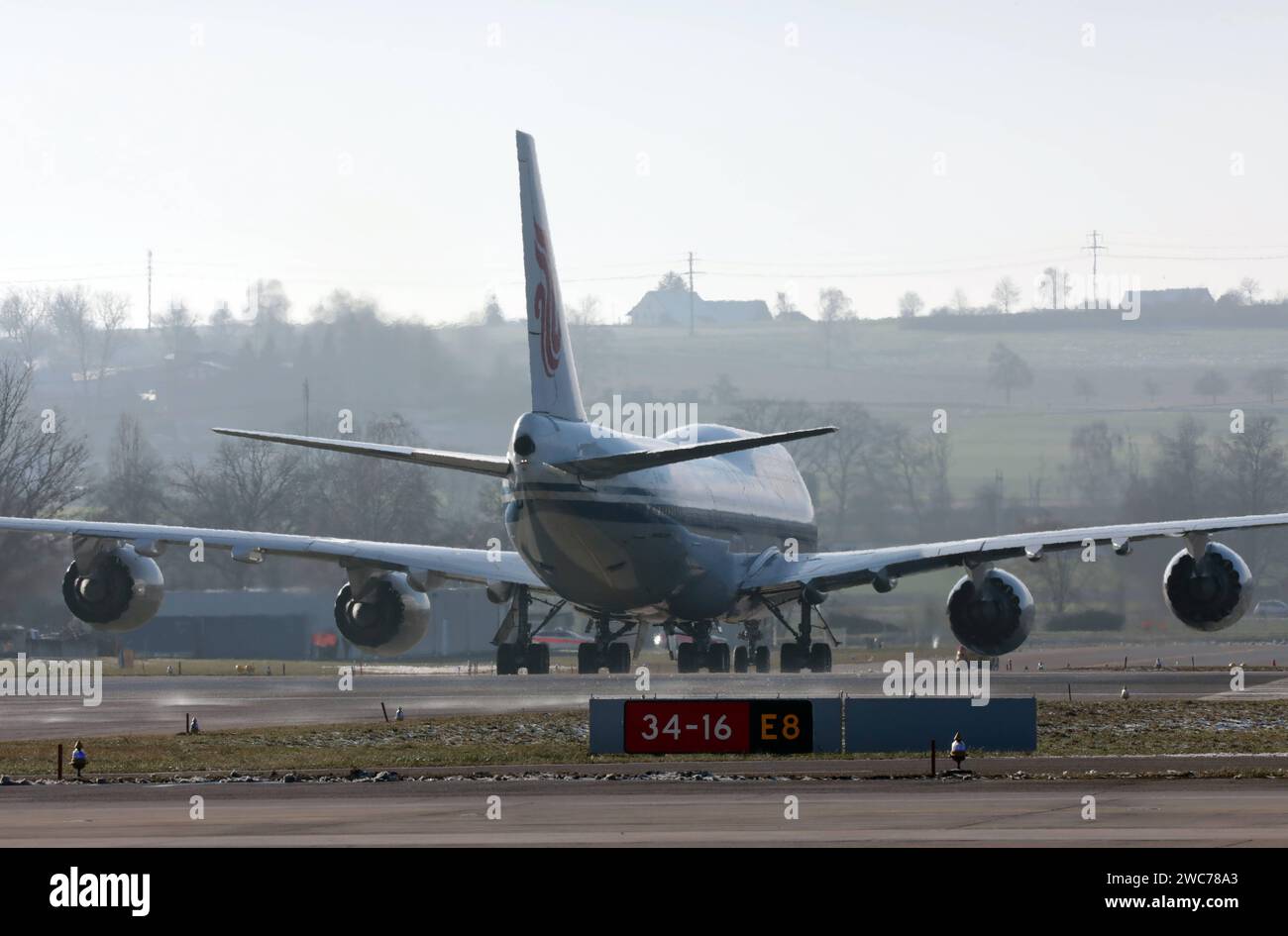 Der Premierminister der Volksrepublik China, Li Qiang, reiste mit einer ...