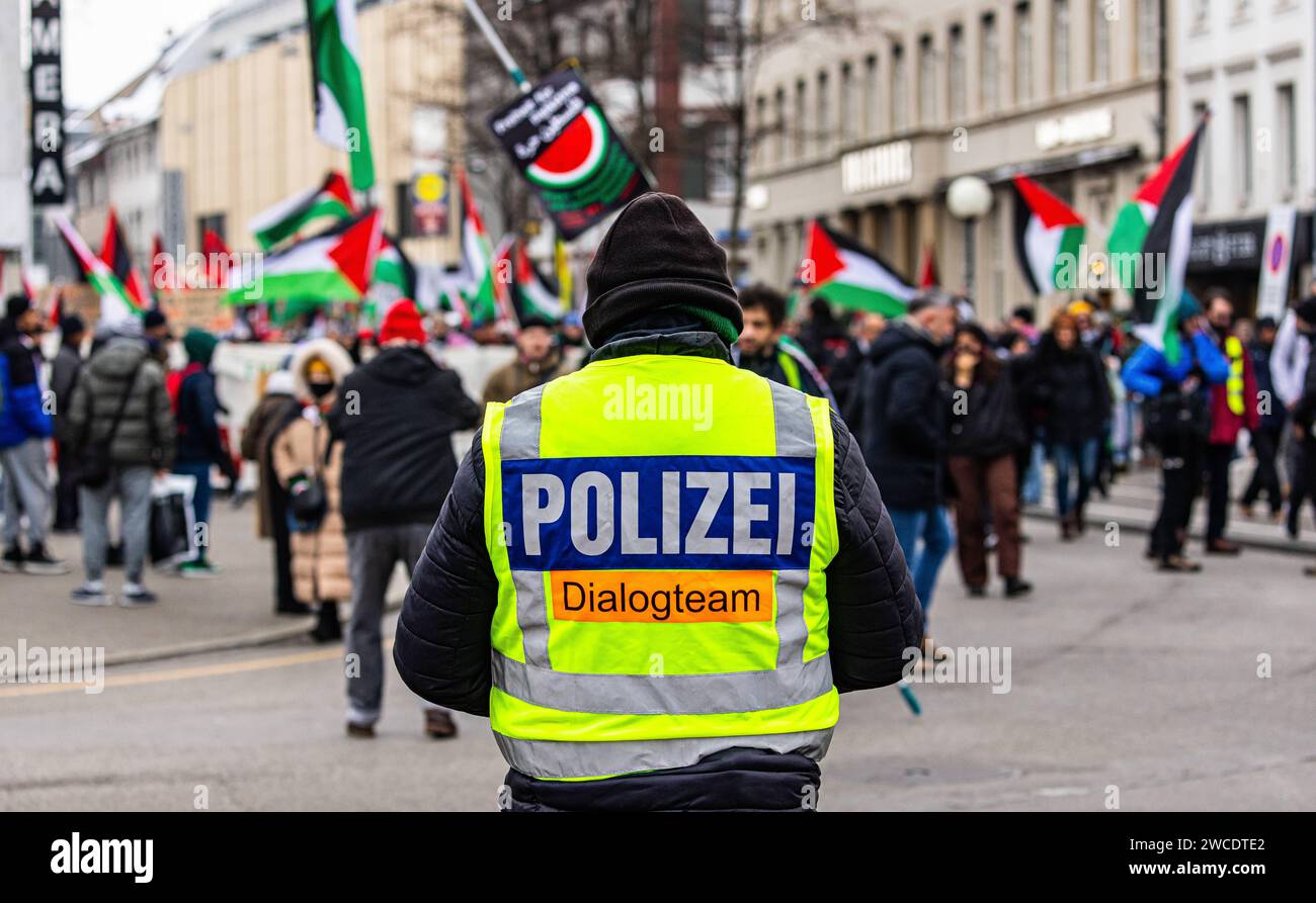 Zweite nationale propalästinensische Kundgebung in der Stadt Basel ...