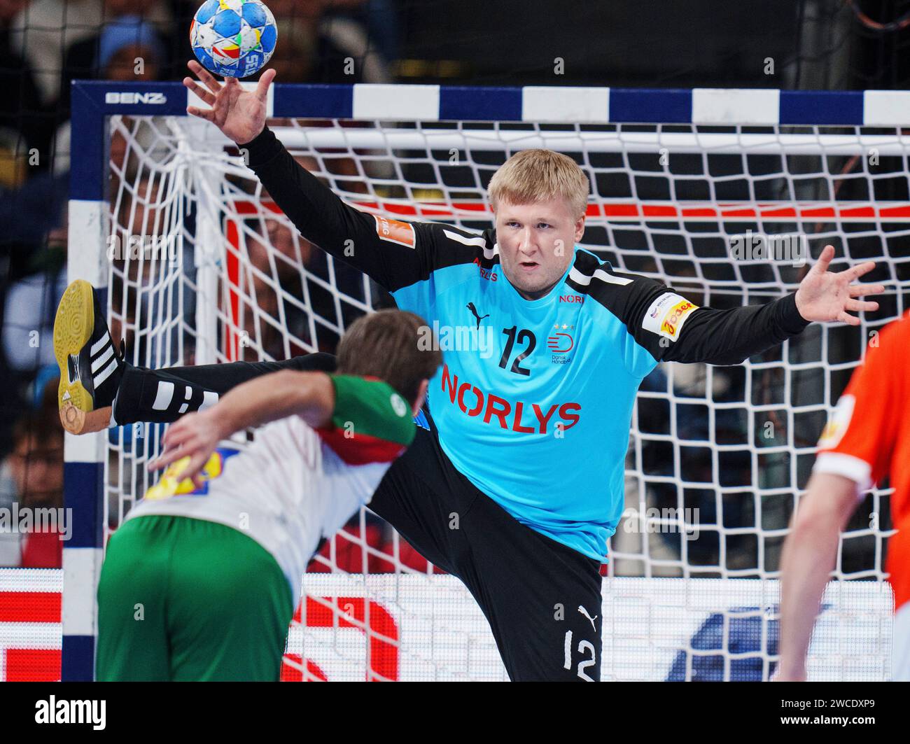 Denmarks Emil Nielsen während des EHF Euro 2024-Spiels zwischen ...