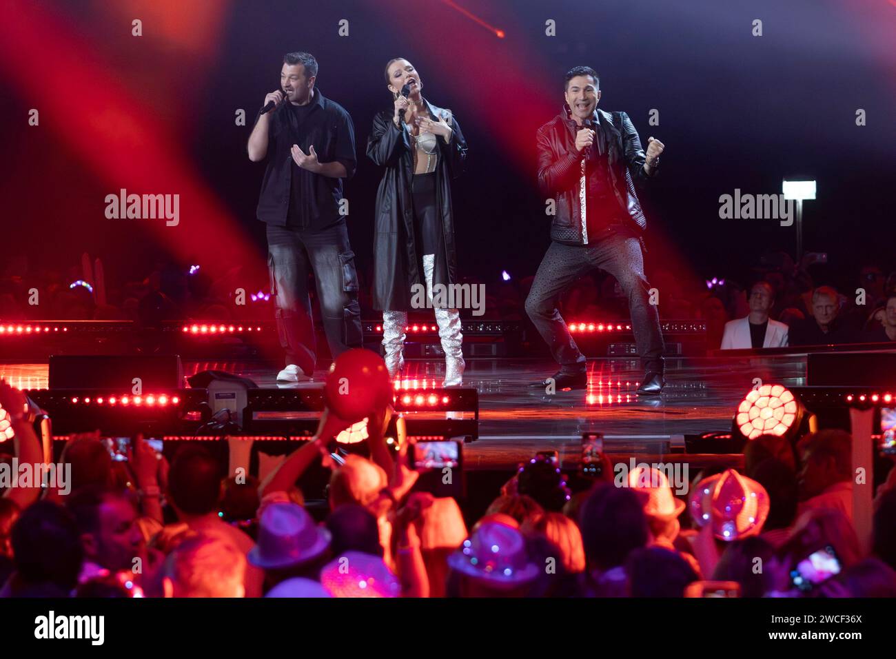 Auftritt von Achim Petry li., Joelina Drews Mitte und Lucas Cordalis Re ...