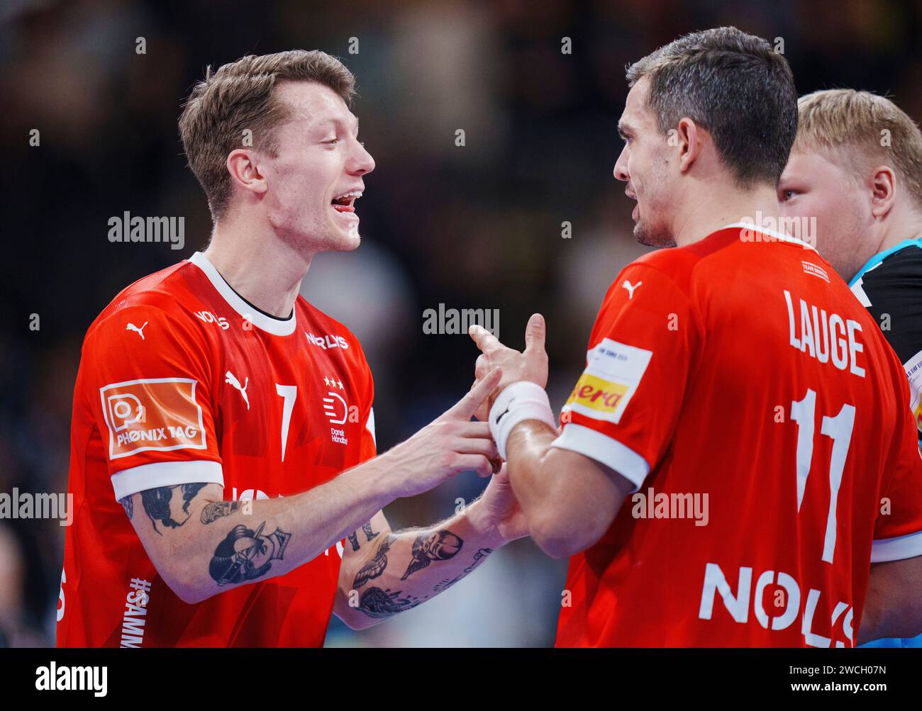 Der dänische Emil Jakobsen und Rasmus Lauge nach dem EM-Spiel zwischen ...