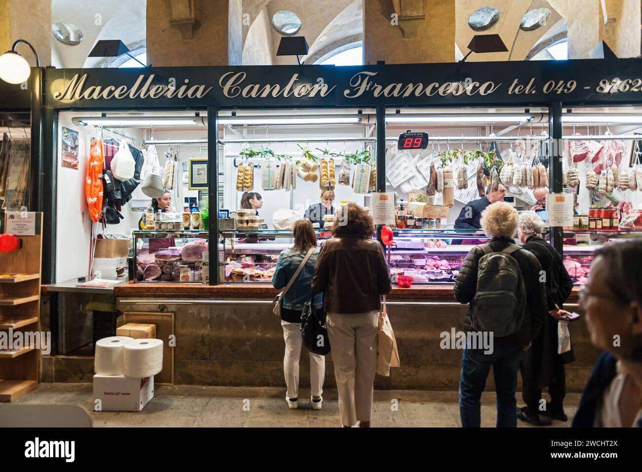 Il salone -Fotos und -Bildmaterial in hoher Auflösung – Alamy