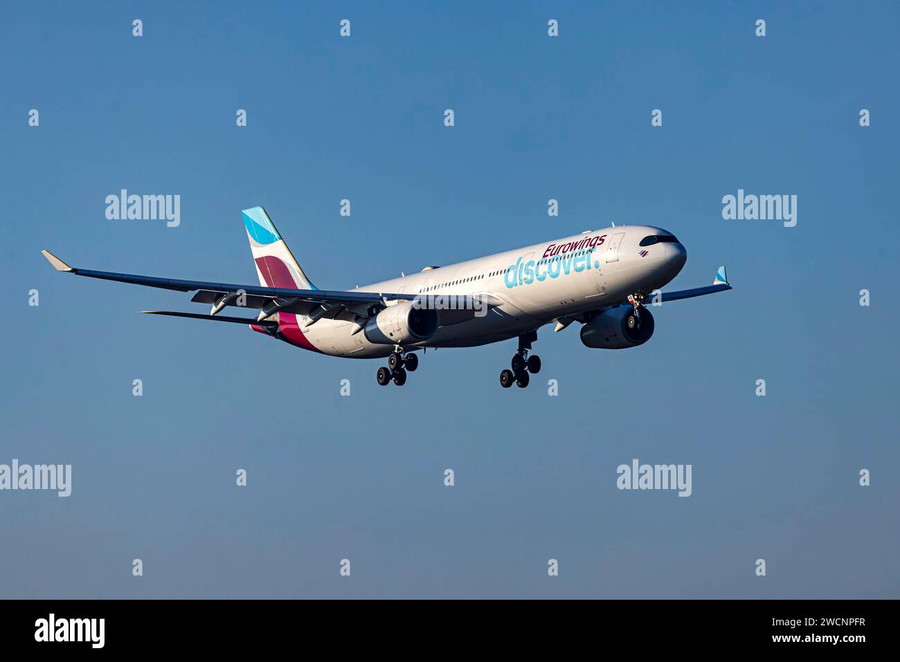Entdecken sie den airbus a330 300 -Fotos und -Bildmaterial in hoher ...