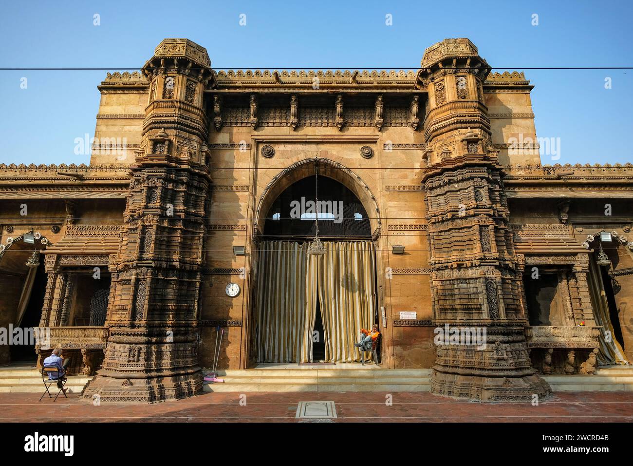 Ahmedabad, Indien - 11. Januar 2024: Rani Rupamati Moschee in Ahmedabad ...