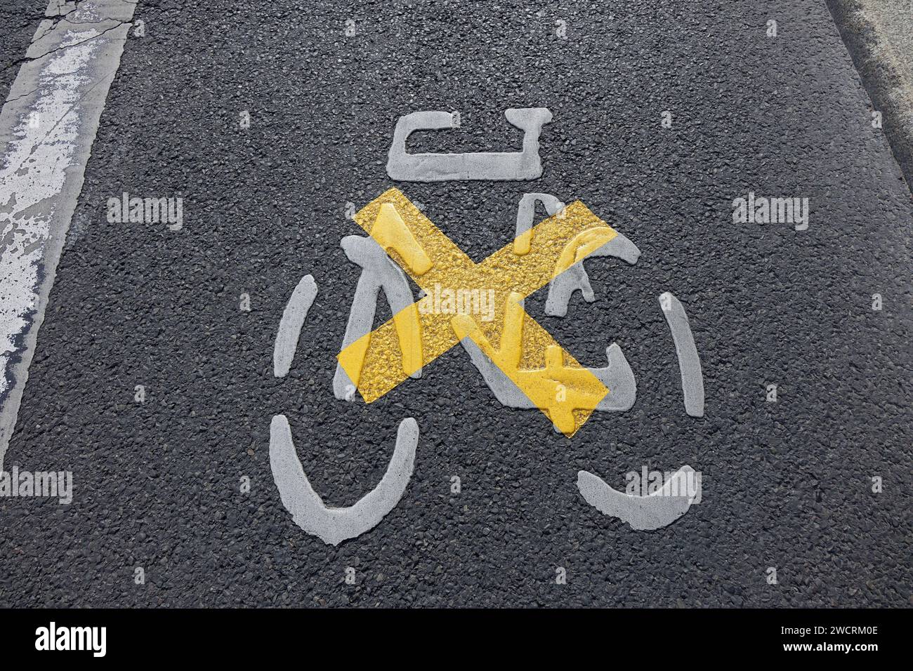 Durchgestrichenes Fahrradpiktogramm durchgestrichenes Fahrradpiktogramm ...
