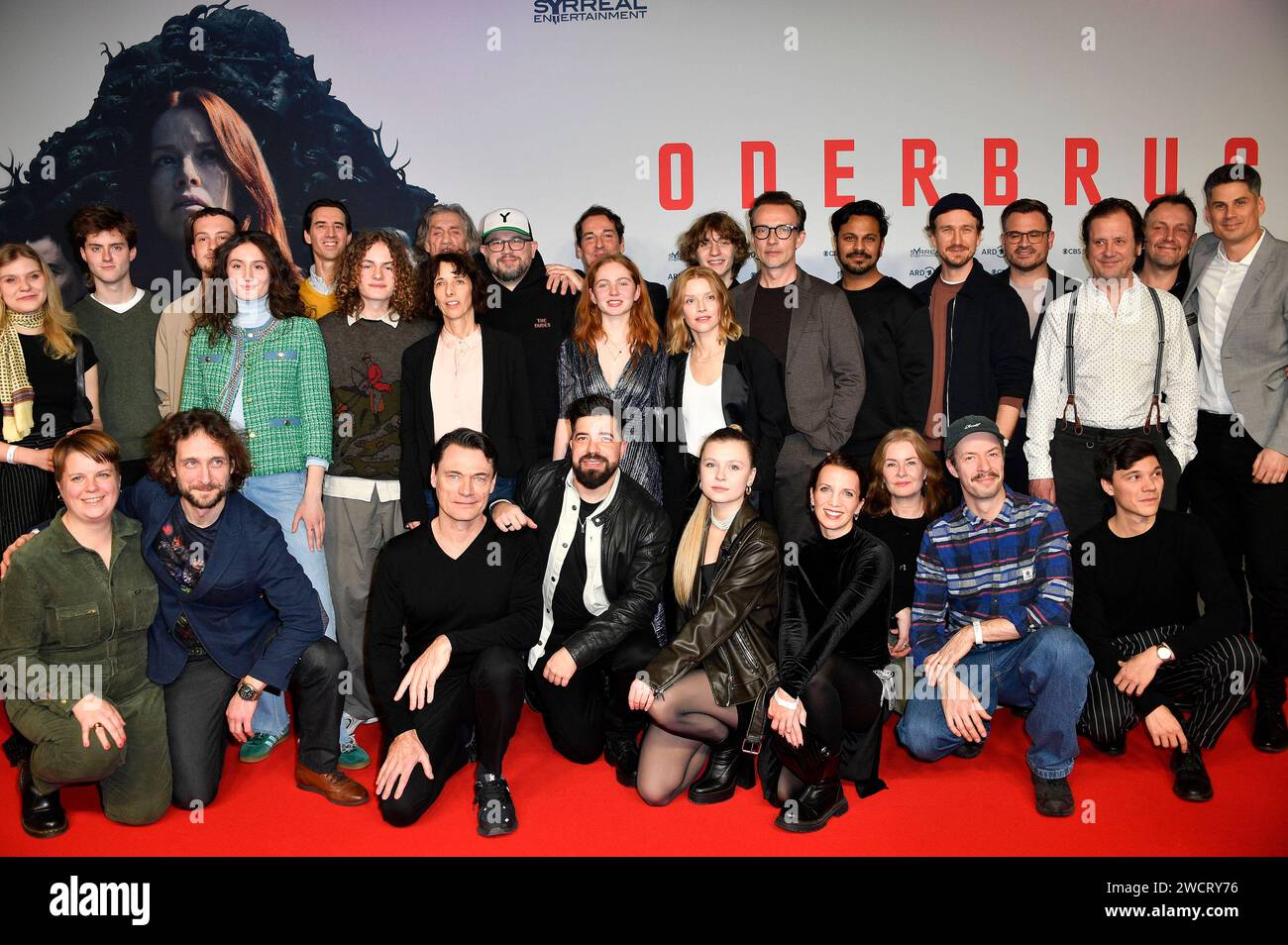 Cast und Crew bei der Premiere der ARD Mystery-Crime-Serie Oderbruch im ...