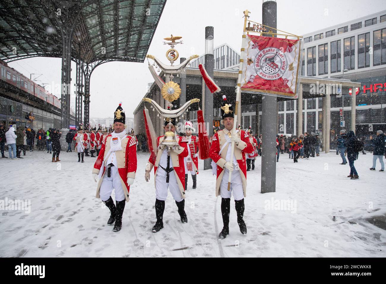 Die Roten Funken beim Empfang der deutschen Handballnationalmannschaft am Hauptbahnhof, am 17.01 ...