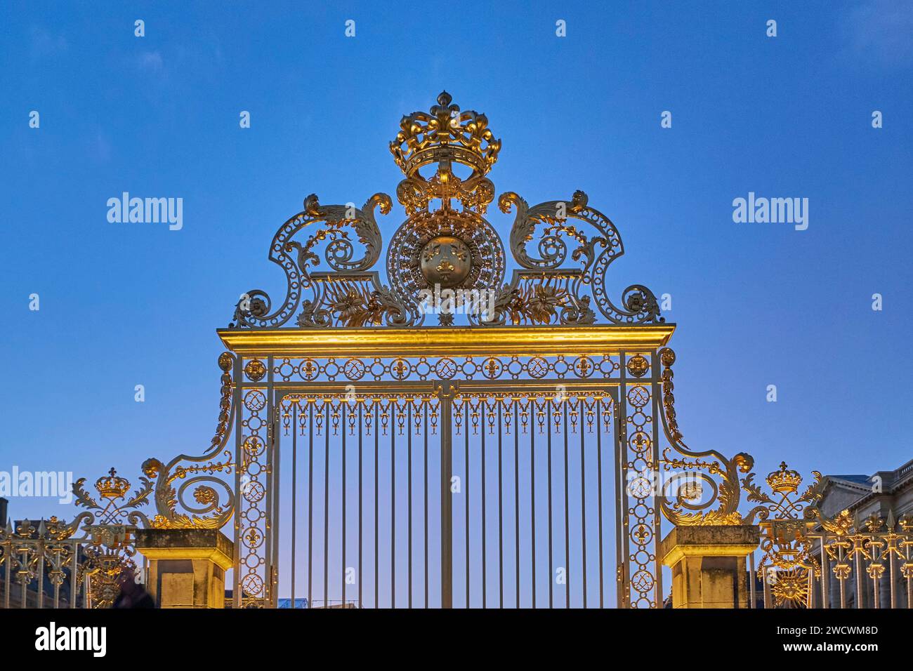 Gate honour palace versailles france -Fotos und -Bildmaterial in hoher ...