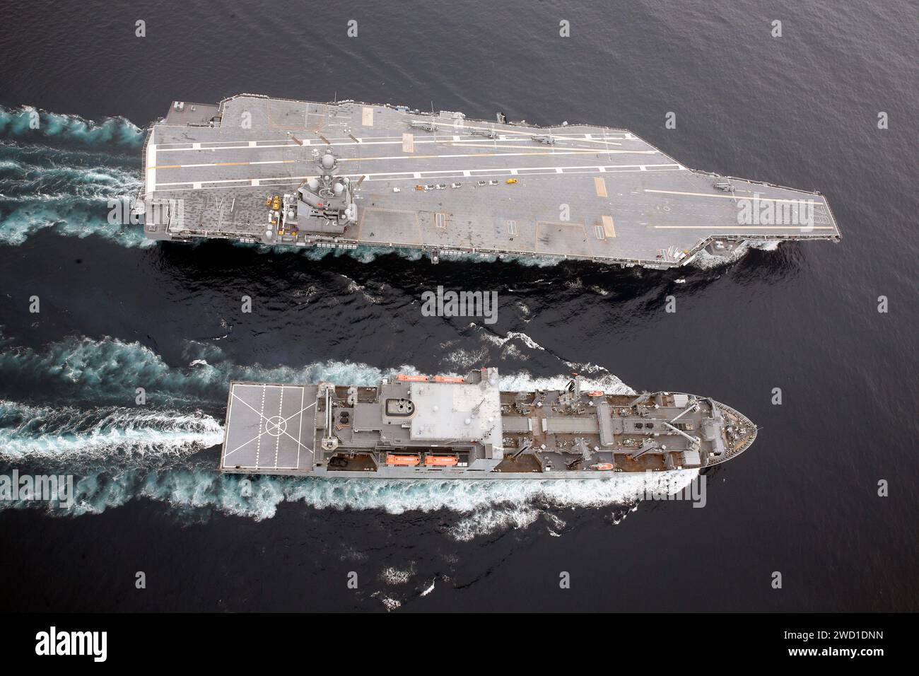 Uss gerald r ford aerial -Fotos und -Bildmaterial in hoher Auflösung ...