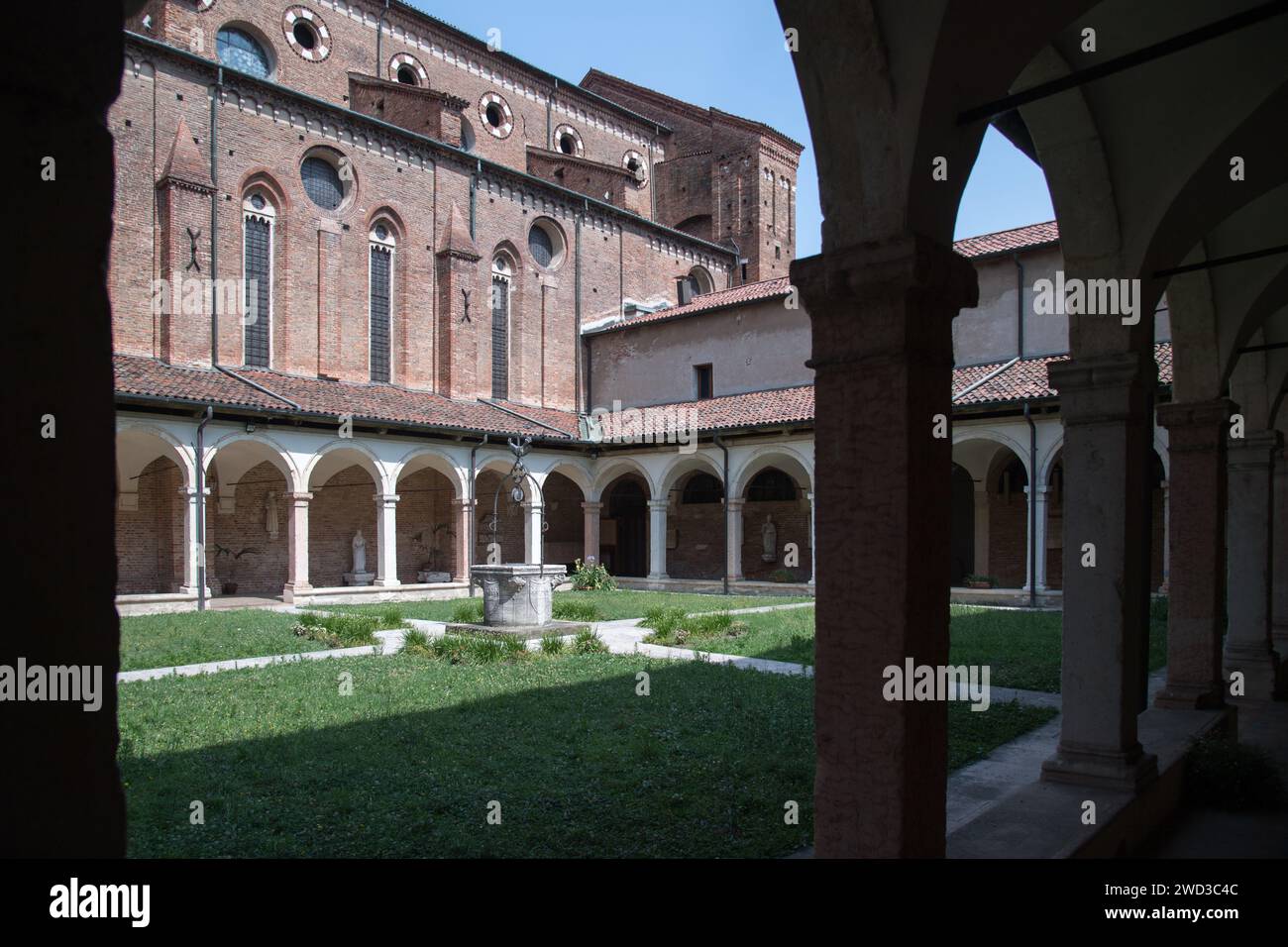 Vicenza franziskanerkirche -Fotos und -Bildmaterial in hoher Auflösung – Alamy