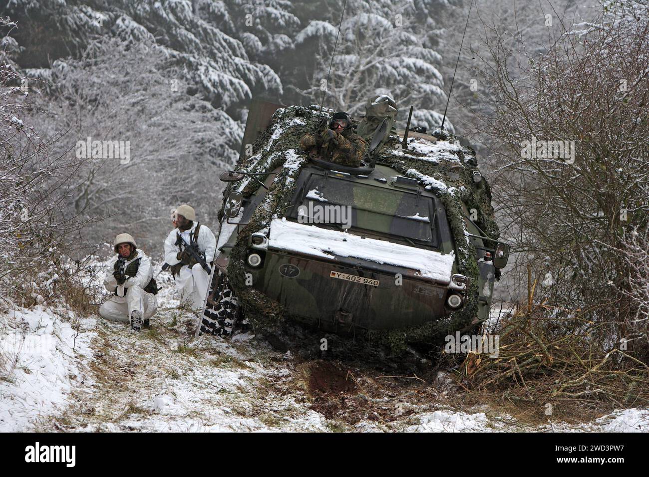 Die Deutsch-Französische Brigade DF-Brigade übt mit Infanterie, Panzern ...