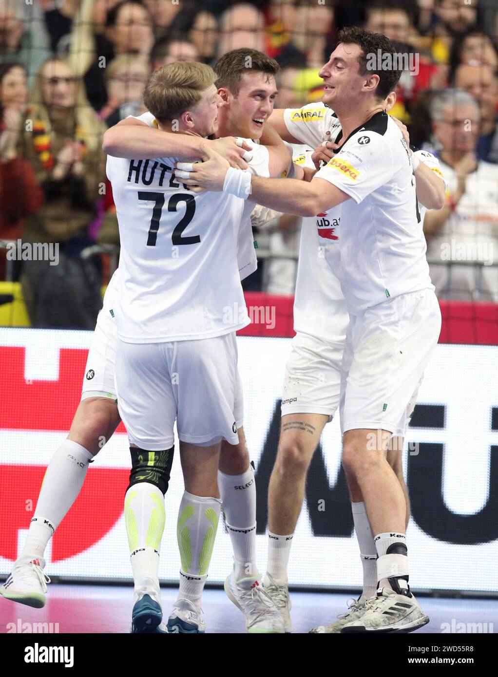 Team Austria Jubel nach dem Sieg Ungarn gegen Österreich EHF Herren Handball EURO 2024 Festrunde ...