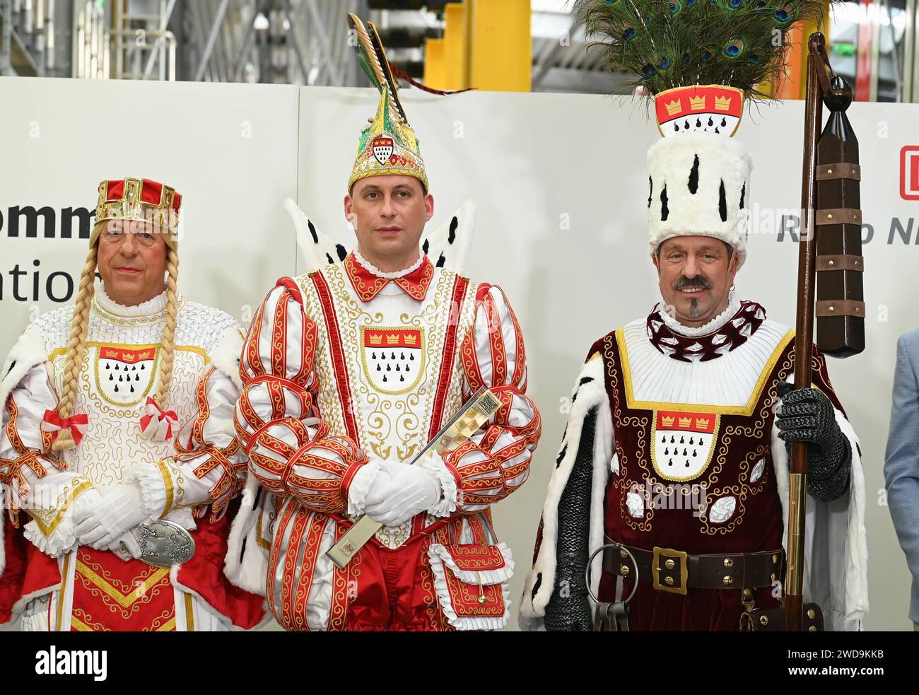 Das Kölner Karneval Dreigestirn für die Karnevalsession 2024. l-r ...