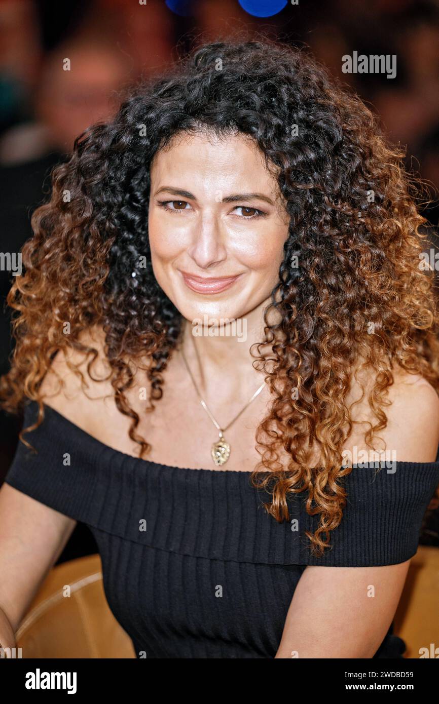 MDR - Flussboot. Moderatorin Marwa Eldessouky anläßlich der ...