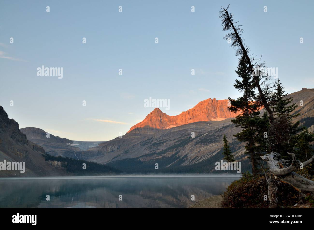 Moraine lake lodge -Fotos und -Bildmaterial in hoher Auflösung – Alamy