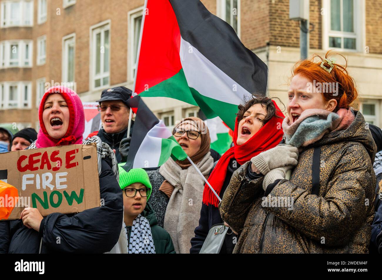 London, Großbritannien. Januar 2024. Sie schloss den Protest ab, rief ...