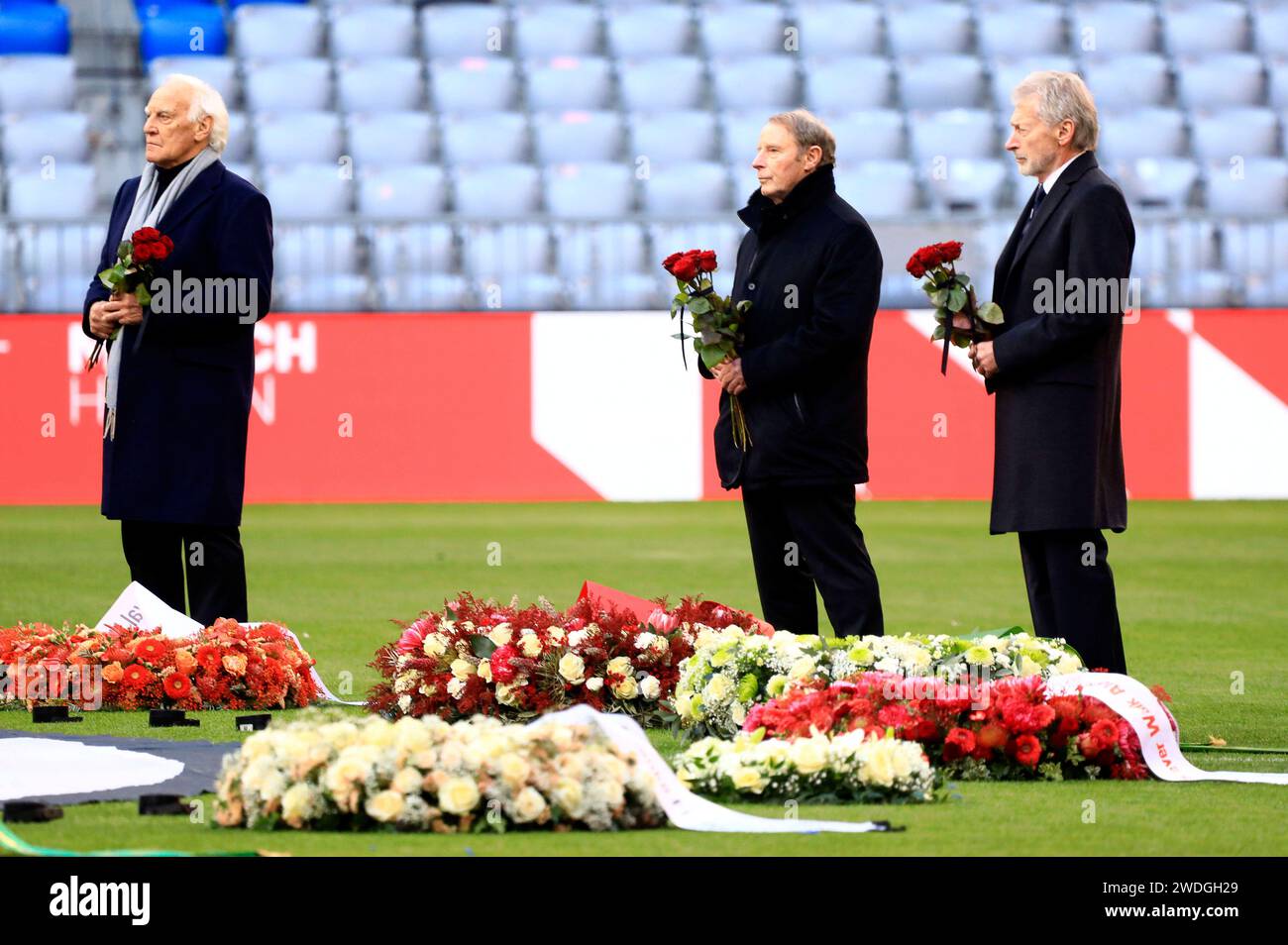 Franz Roth, Berti Vogts und Paul Breitner bei der Gedenkfeier für Franz ...