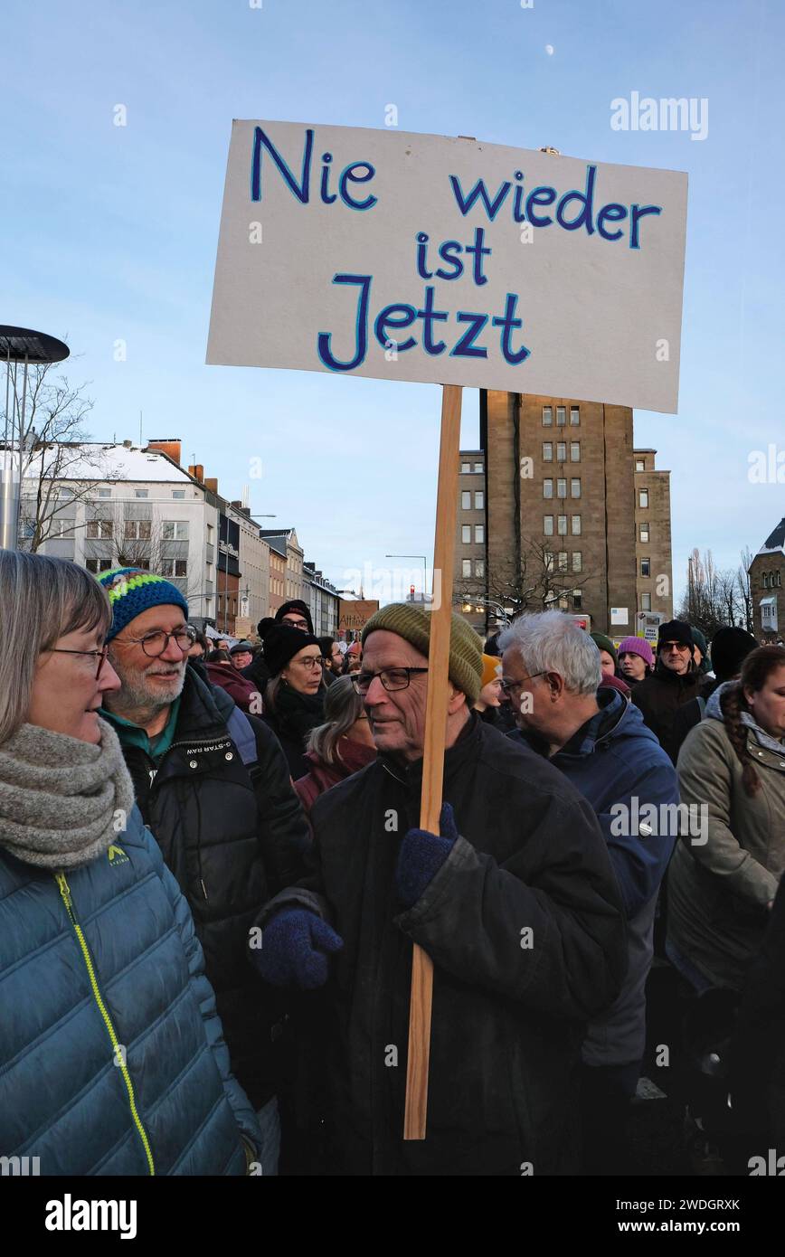 Aachen, 20.01.2024: Demonstration gegen die AFD mit mehreren tausend ...