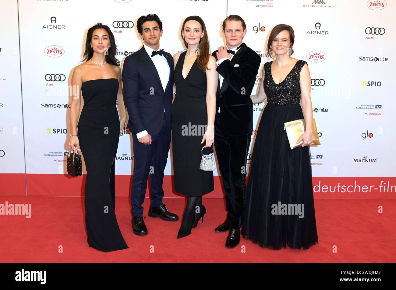 Gizem Emre, Mido Kotaini, Maria Ehrich, Max von der Groeben und Lena ...