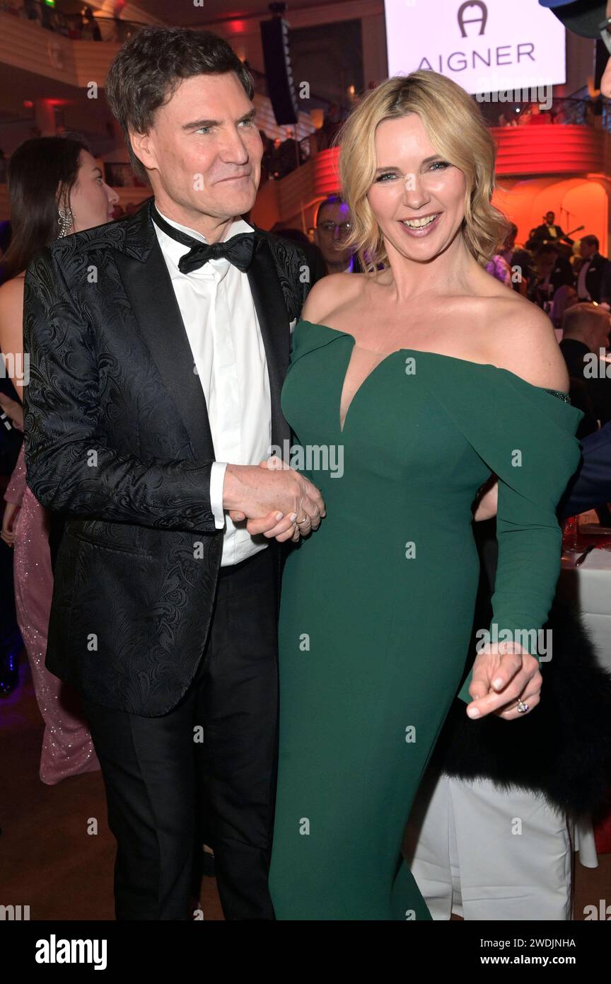 Veronica Ferres mit Ehemann Carsten Maschmeyer beim 48. Deutsche Filmball 2024 im Hotel ...