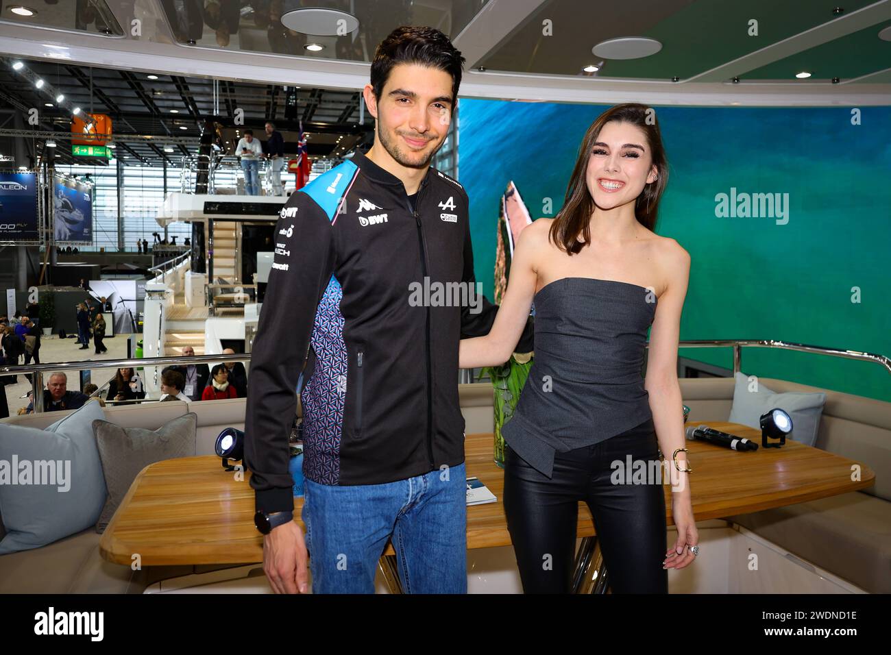 Boot 2024 PR Termin mit ALPINE Formel 1 Fahrer Esteban Ocon und Topmodel Vivienne Oesch bei ...