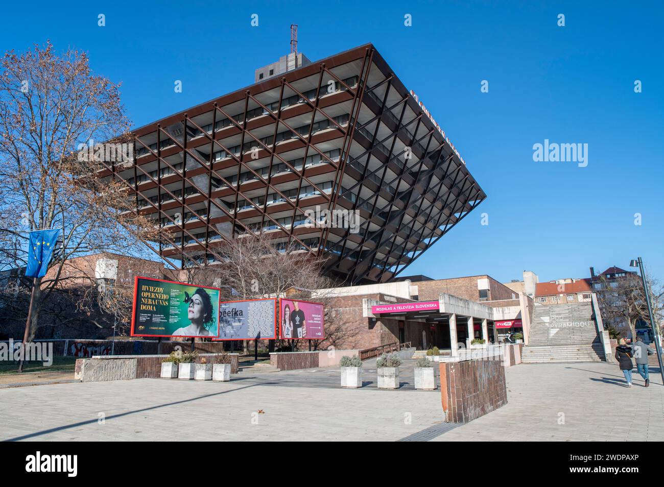 Bratislava, Slowakei - 20. Januar 2024 : das slowakische Funkgebäude ...