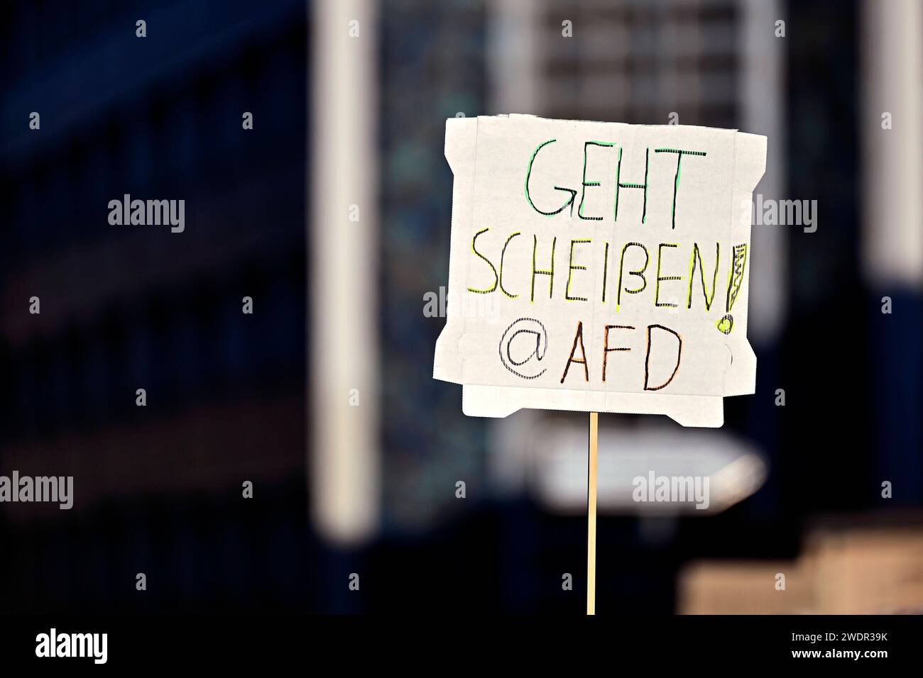 Demonstration gegen Recht in Nürnberg: Am Samstagnachmittag gehen in Nürnberg laut Polizei etwa ...