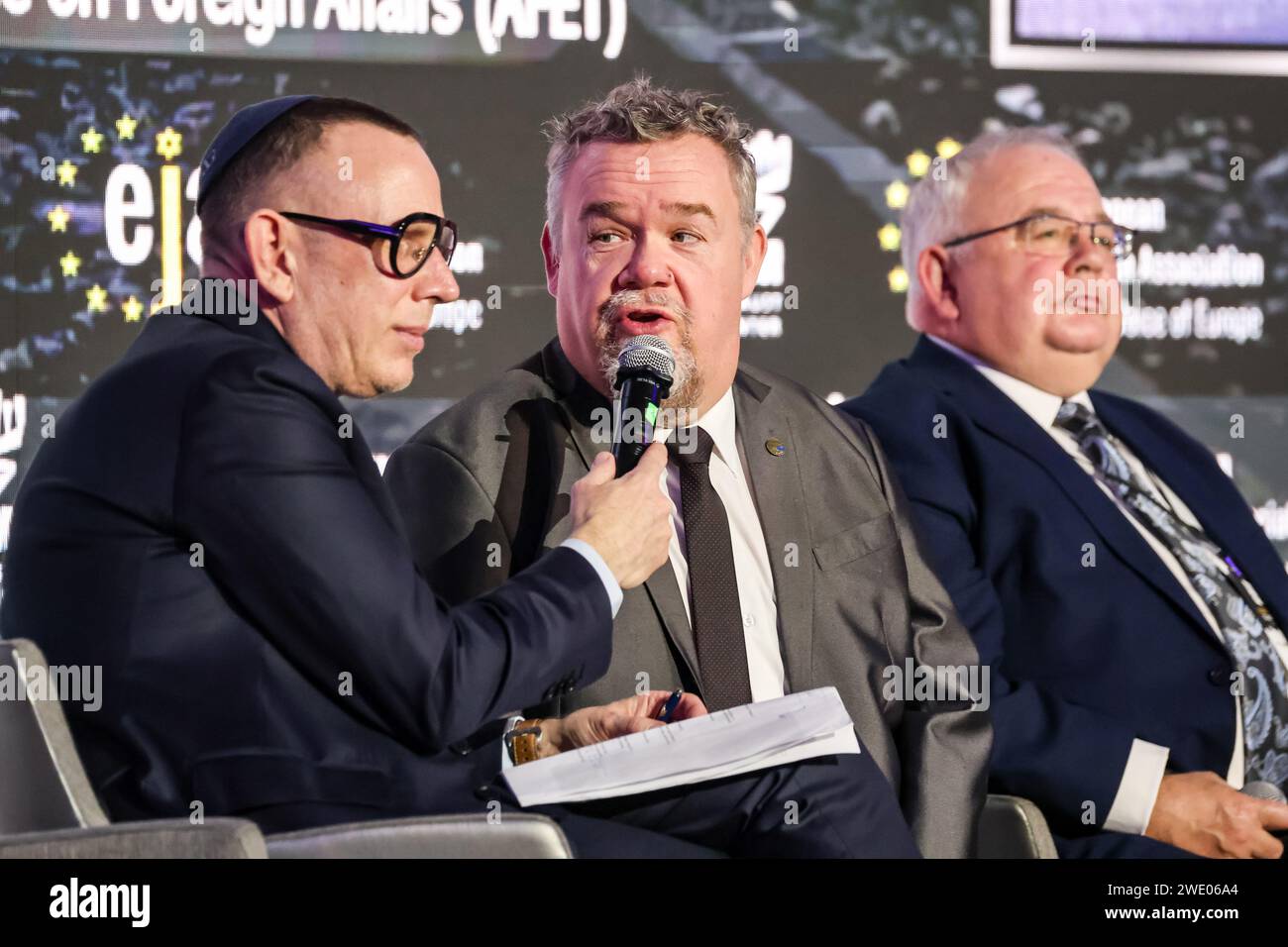 (L-R) Alexander Benjamin, stellvertretender Vorsitzender des EJA ...