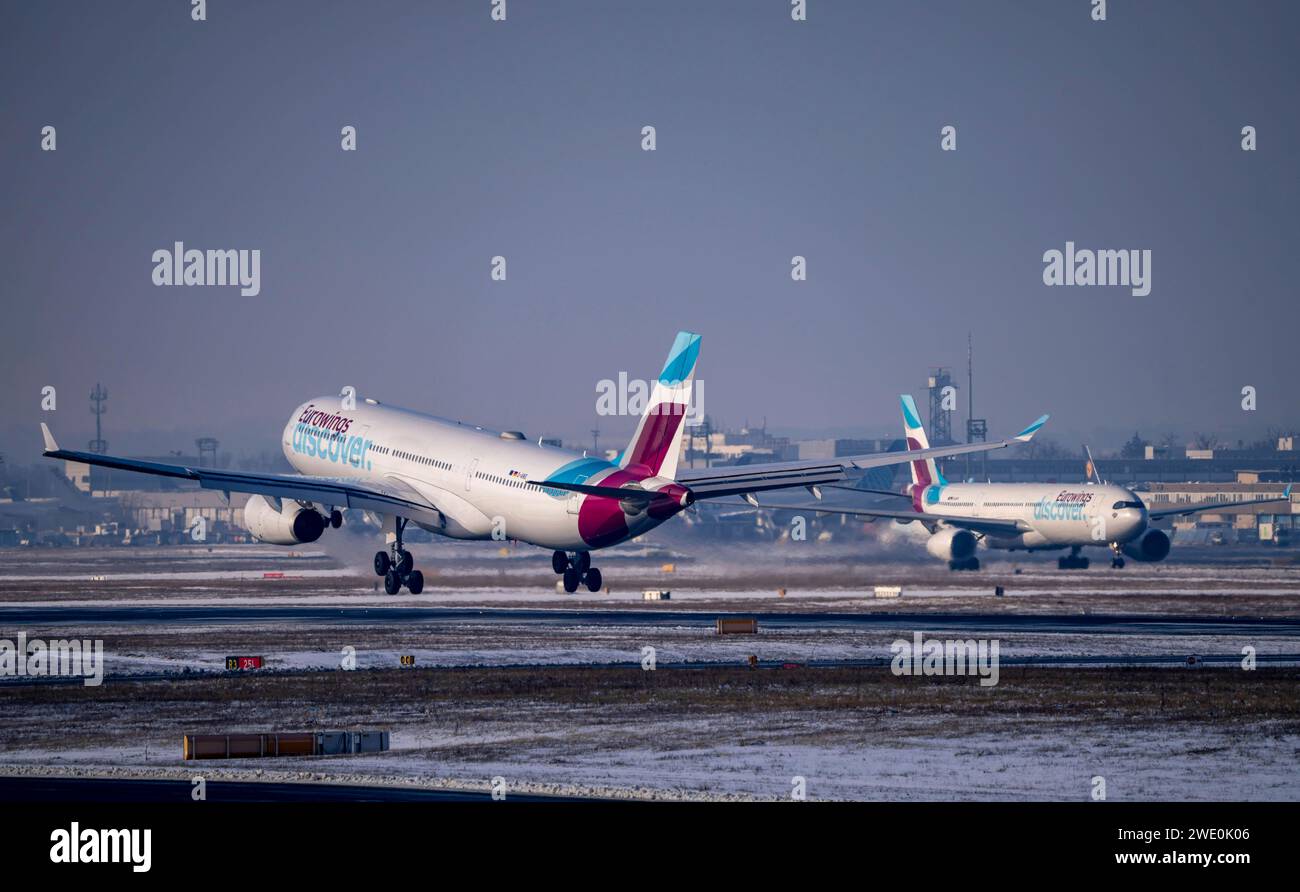 Entdecken Sie Airbus A330-300 beim Landeanflug und auf dem Rollweg, auf den Flughafen Frankfurt ...