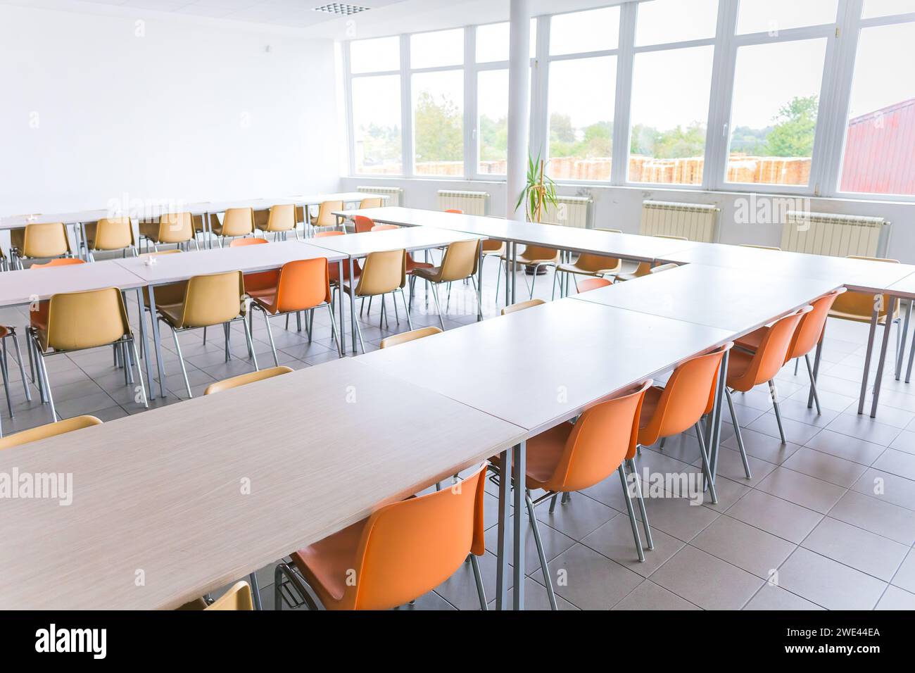 Mitarbeiter kantine -Fotos und -Bildmaterial in hoher Auflösung – Alamy