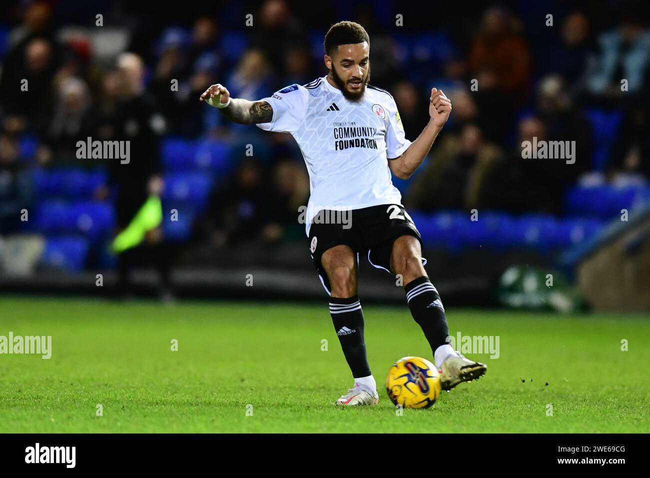 Crawley town jay williams -Fotos und -Bildmaterial in hoher Auflösung ...