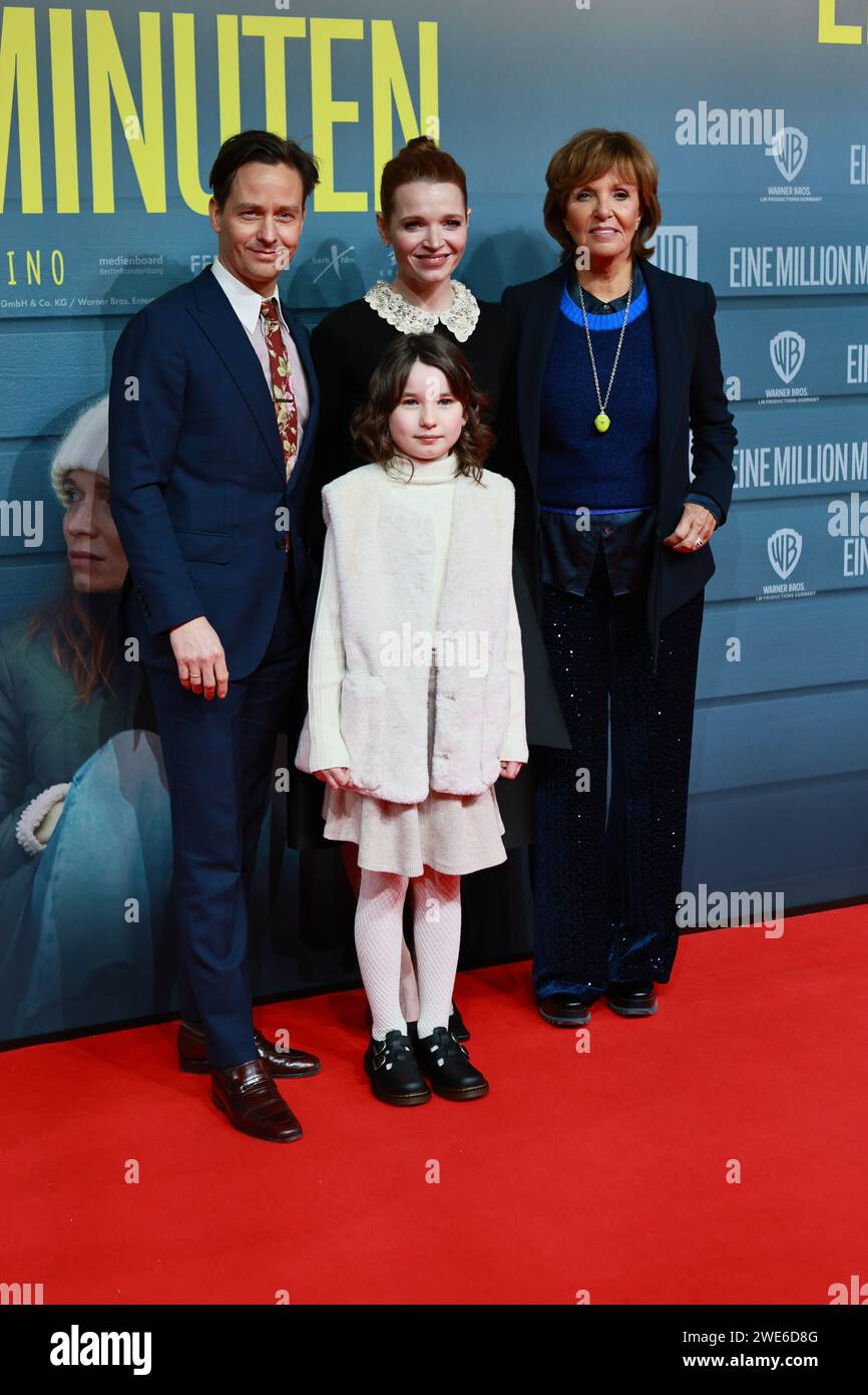 23.01.2024, Berlin, Deutschland,(l-r) Tom Schilling, Pola Friedrichs ...