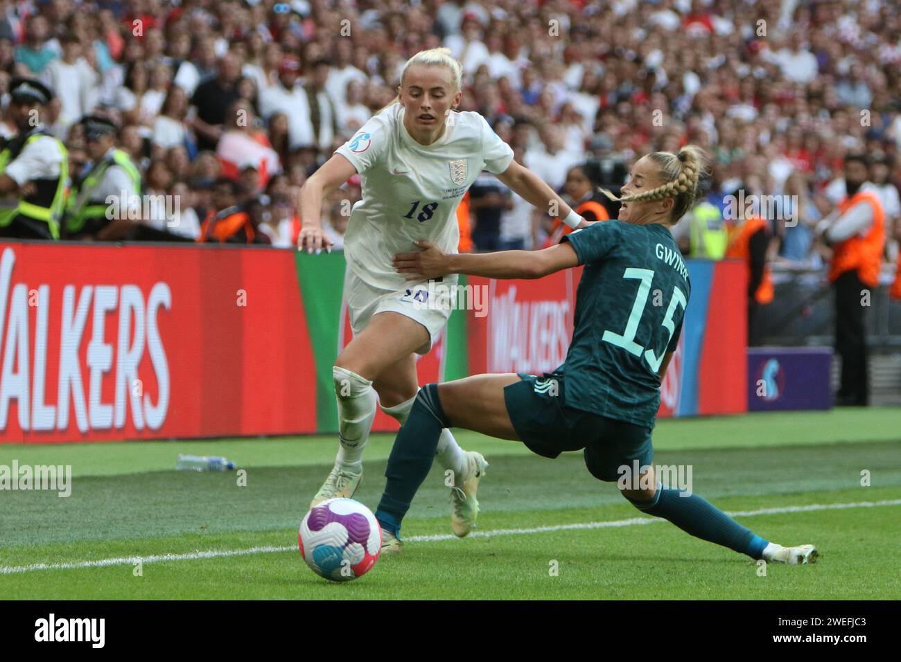 Chloe Kelly und Giulia Gwinn beim UEFA Women's Euro Final 2022 England ...