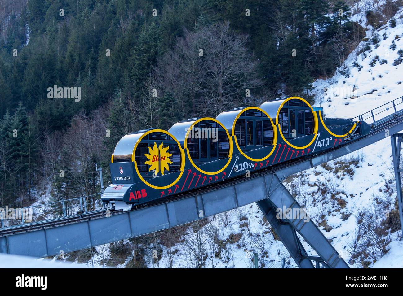 Stoos, Schweiz - 09. Februar 2022: Die einzigartige und innovative ...