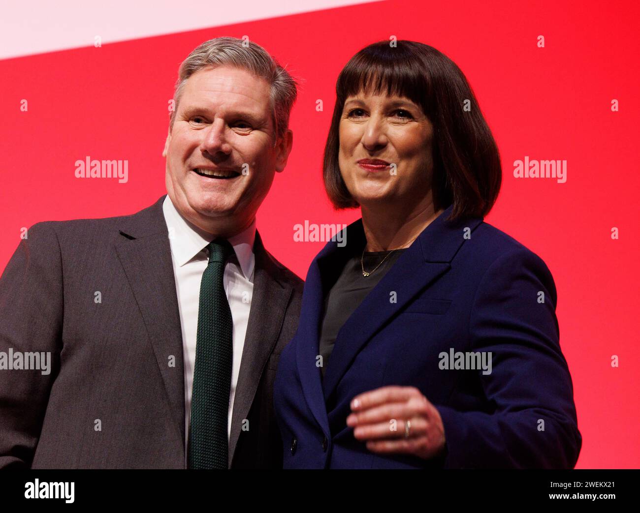 Keir starmer gratuliert rachel reeves -Fotos und -Bildmaterial in hoher ...