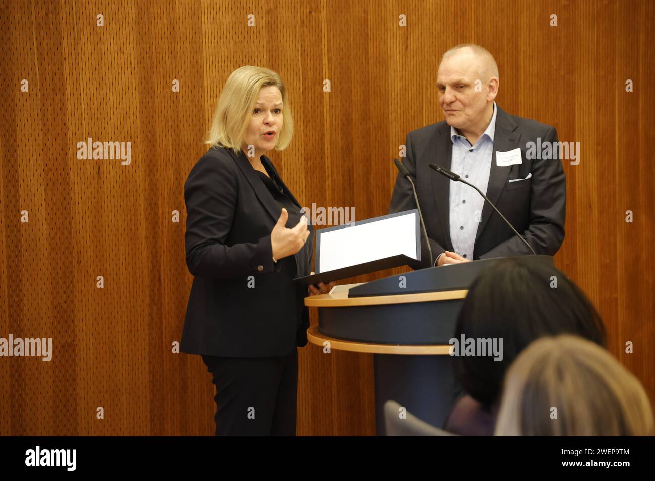 Bundesinnenministerin Nancy Faeser, Prof. Dr. Andreas Beelmann ...
