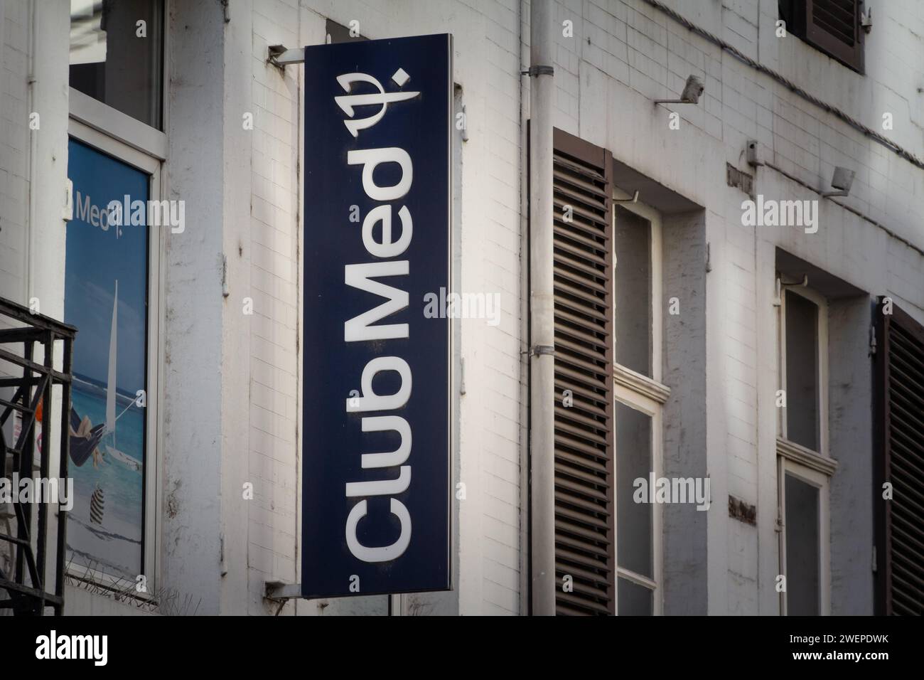 Club med logo -Fotos und -Bildmaterial in hoher Auflösung – Alamy