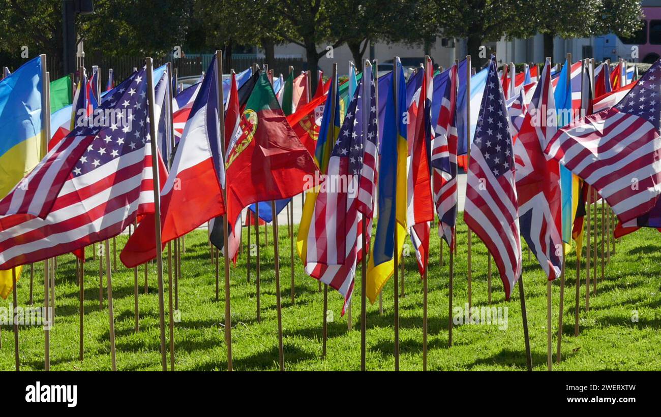 Beverly Hills, Kalifornien, USA 26. Januar 2024 1400 Flags Gaza war ...