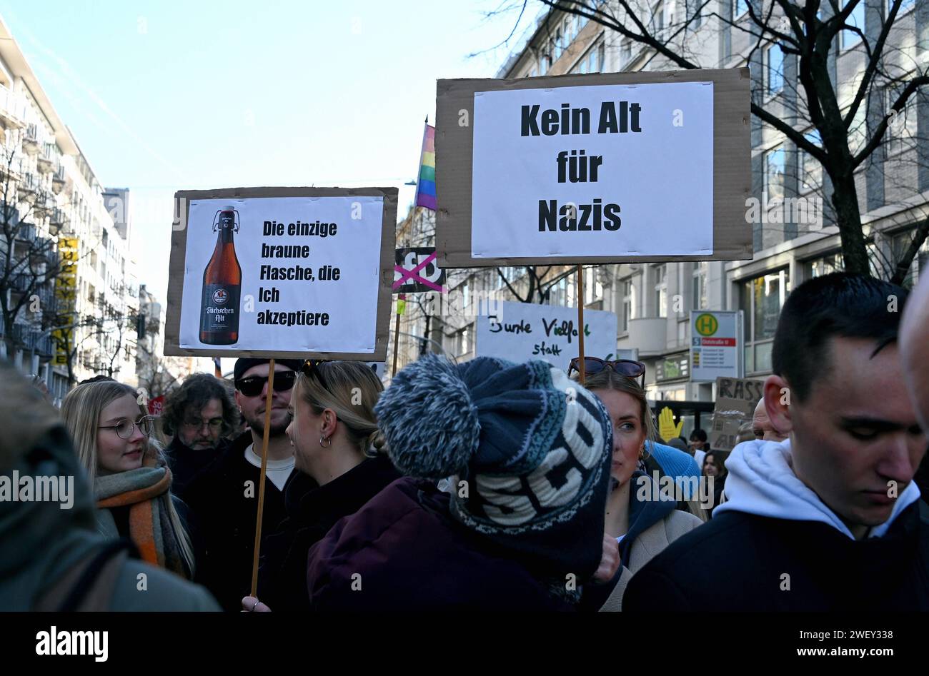 Anti-AfD-Demo in der NRW Landeshauptstadt Düsseldorf. *** Anti-AfD-Demo ...