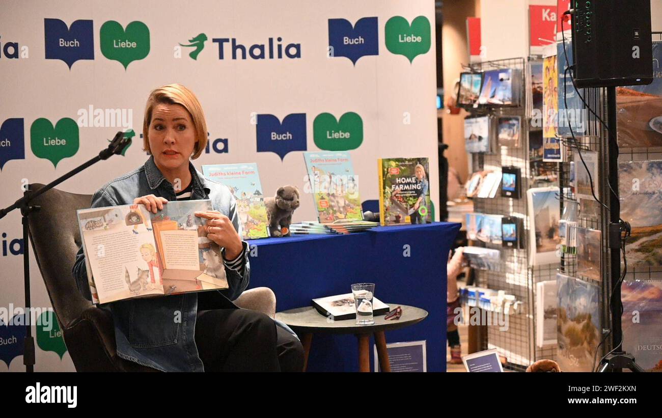 Judith Rakers stellt ihr erstes Kinderbuch Judiths kleine Farm - Kater ...
