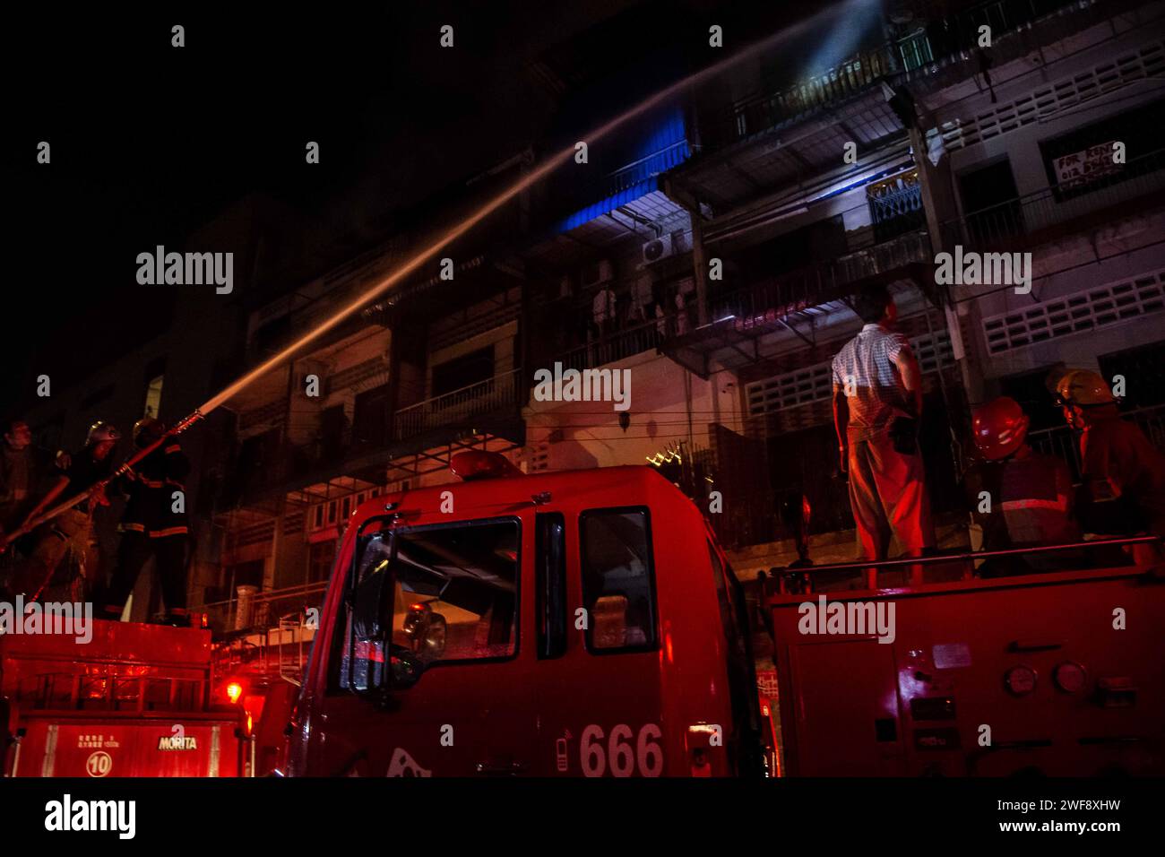 Phnom Penh, Phnom Penh, Kambodscha. 30. Januar 2024. Feuerwehrleute ...