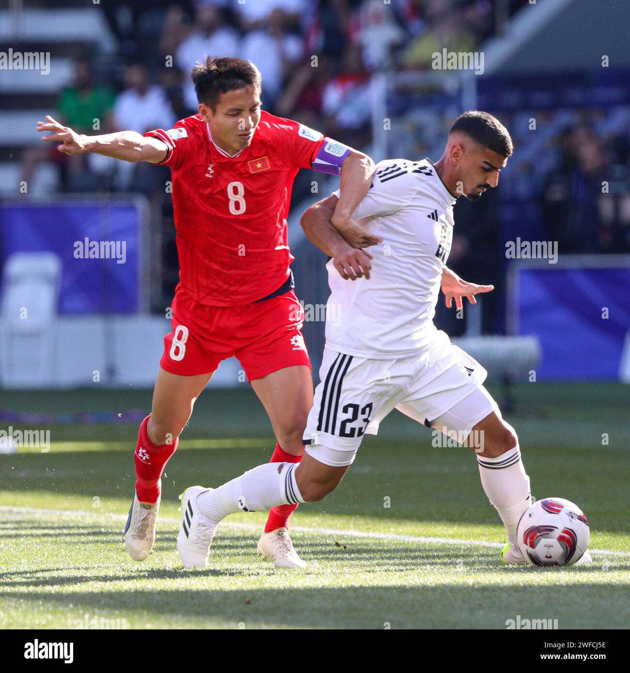 Doha, Katar. Januar 2024. Merchas Doski aus Irak und Do Hung Dung aus Vietnam während des AFC ...