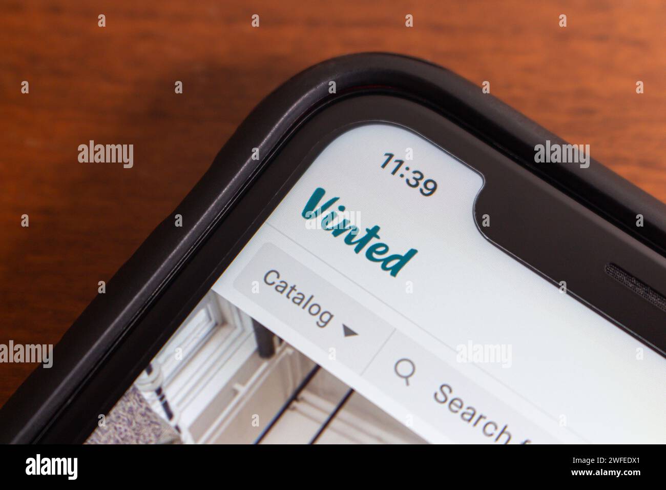 Vancouver, KANADA - 17. Januar 2024 : Logo von Vinted auf seiner ...