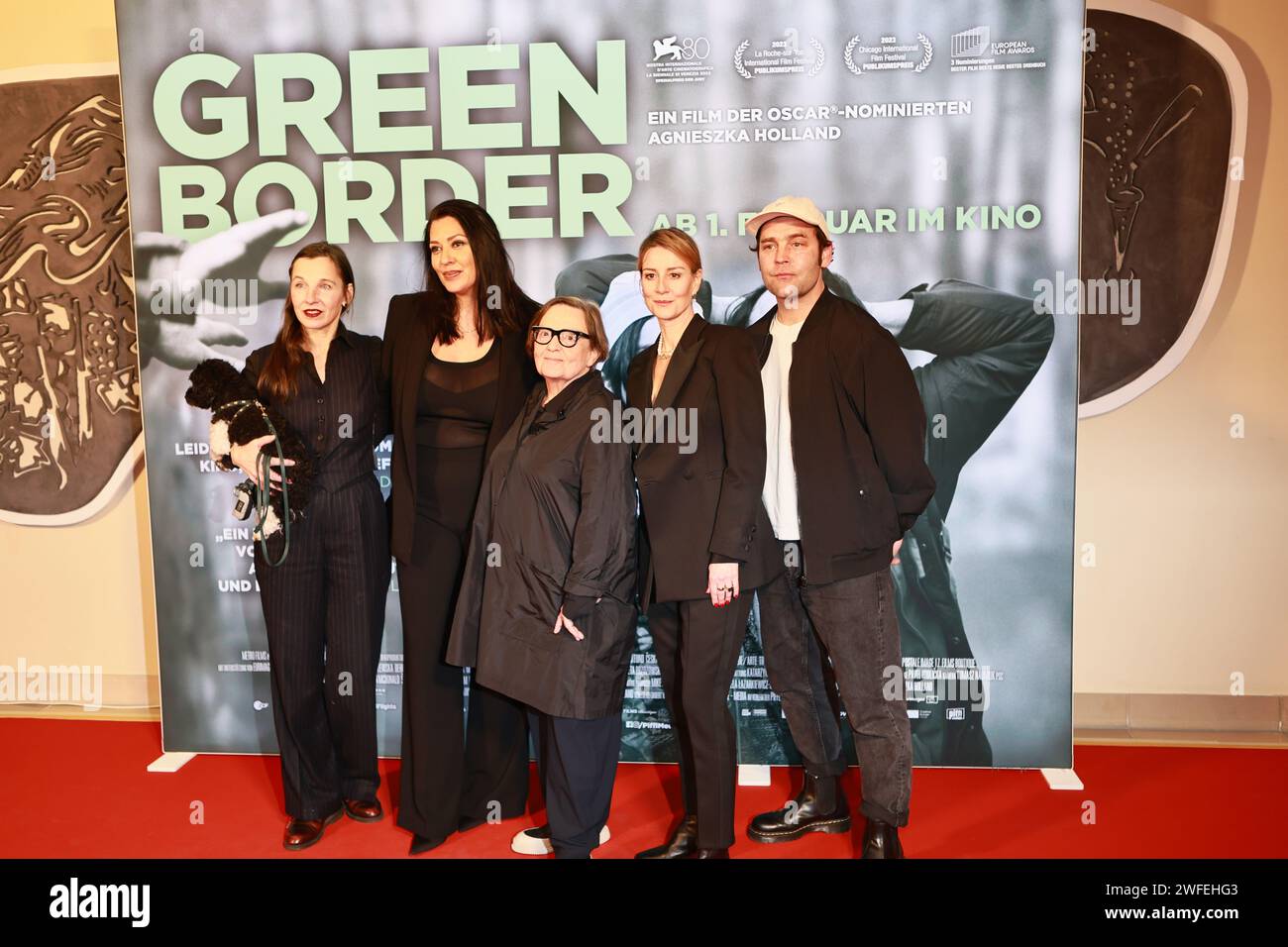 30.01.2024, Berlin, (l-r) Meret Becker (Schauspielerin), Jasmin Shakeri ...