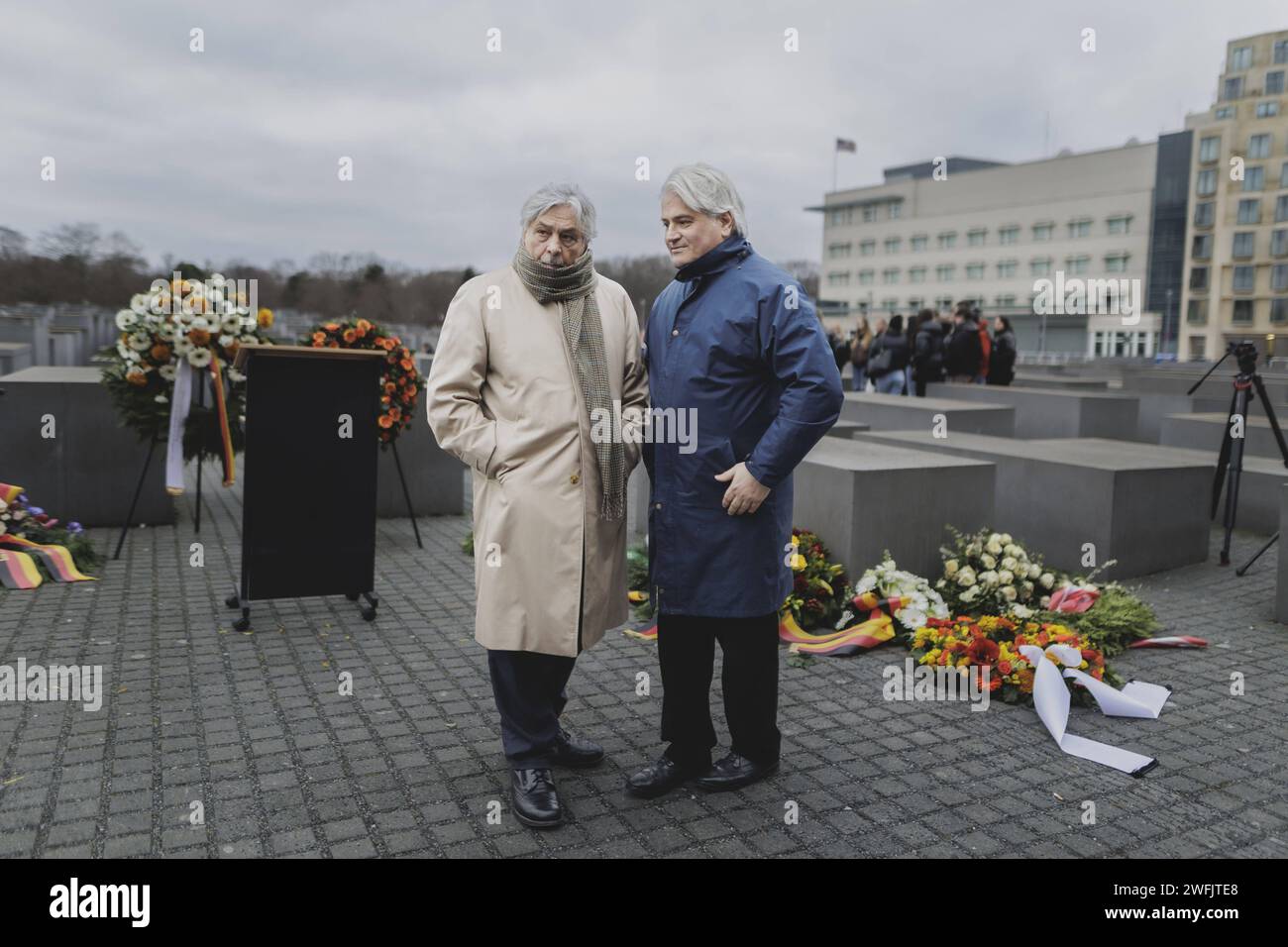 L-R Christian Pfeil, Zeitzeuge und Holocaust-Ueberlebender, und Mehmet ...