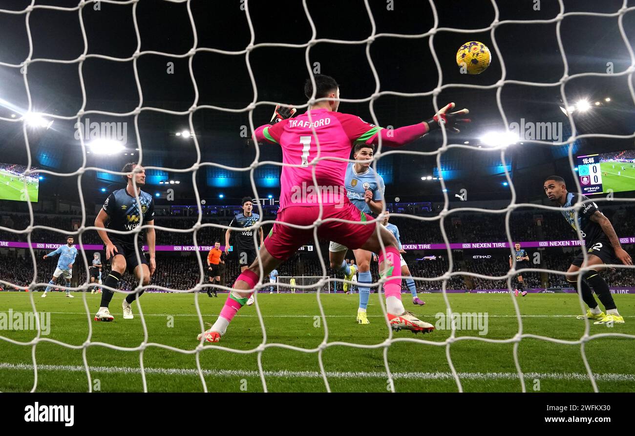 Julian Alvarez von Manchester City erzielt das erste Tor ihrer ...