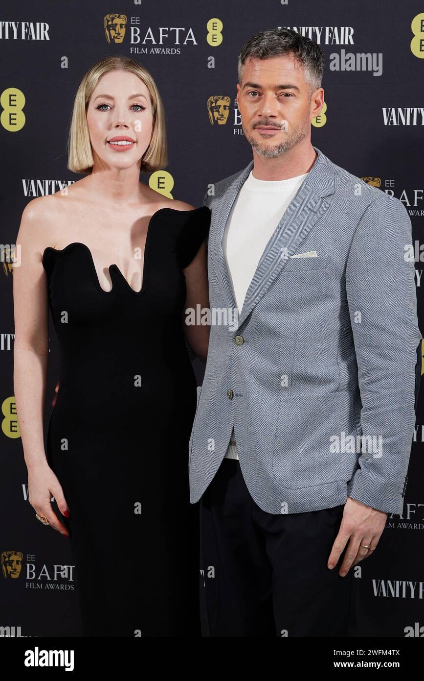 Katherine Ryan und Alex Edelman nehmen an der Vanity Fair EE Rising ...