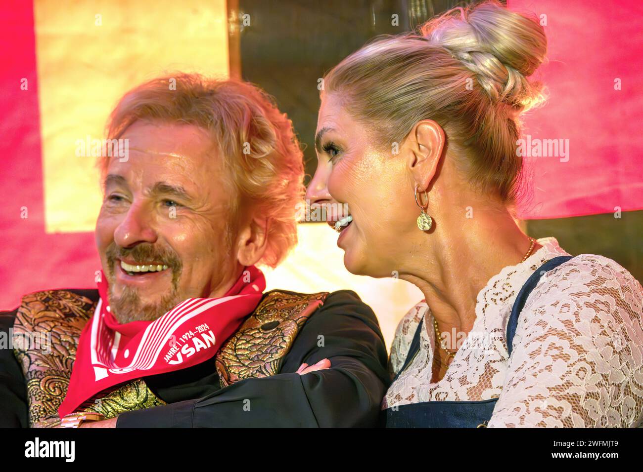 Thomas Gottschalk, mit seiner Freundin Karina Mroß, Europark Rust, 31. Januar 2024 Deutschland ...