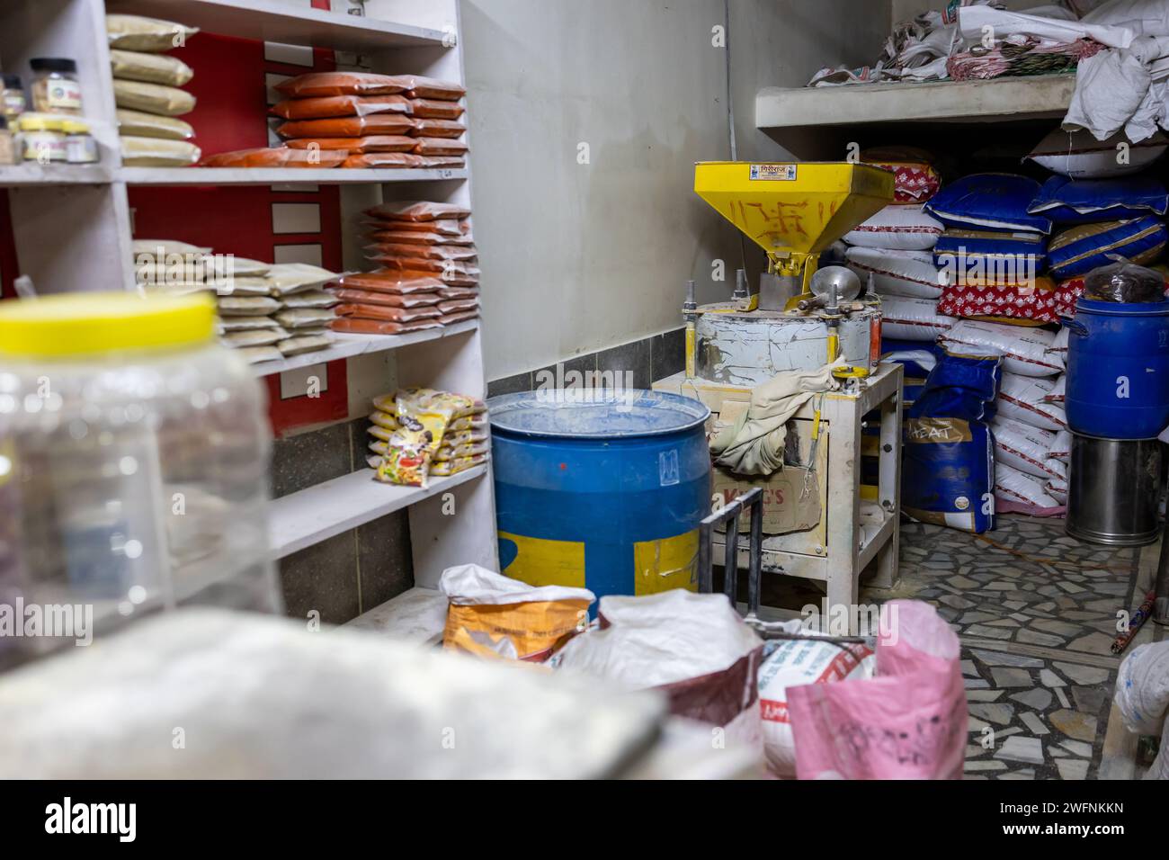 Industrie mahlwerksproduktion -Fotos und -Bildmaterial in hoher ...